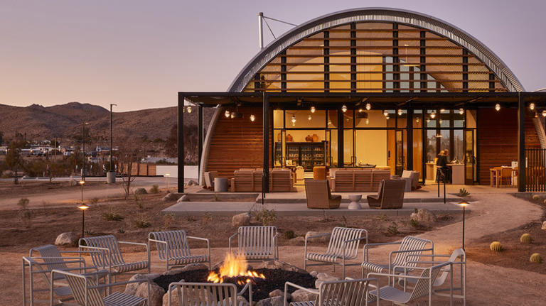 This Glamping Brand Offers Vintage Airstream Getaways At Iconic US ...