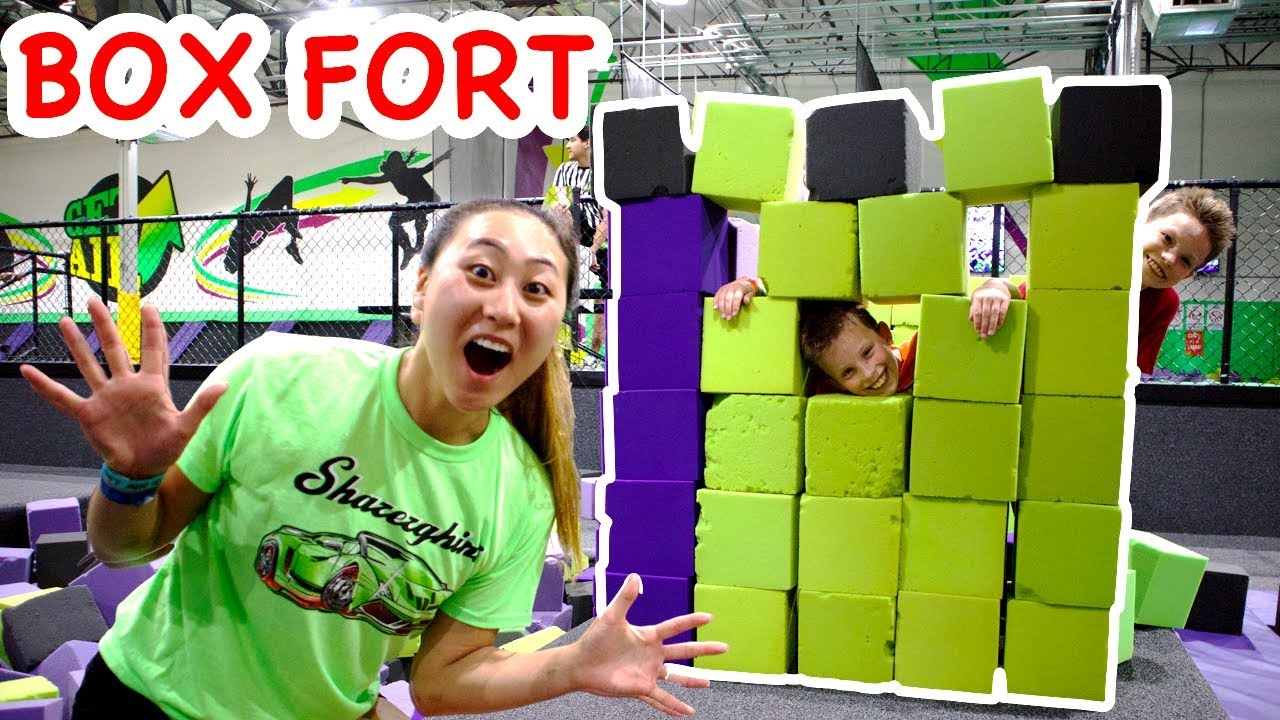 I built a trampoline box fort!🏰