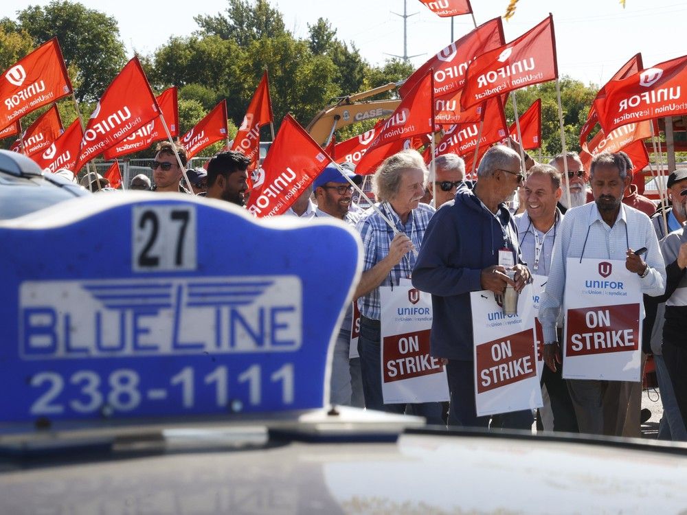 Update: Blue Line Taxi drivers on strike as talks break down