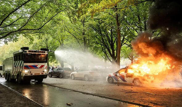Netherlands riot LIVE: Chaos erupts as anti-immigration protesters ...