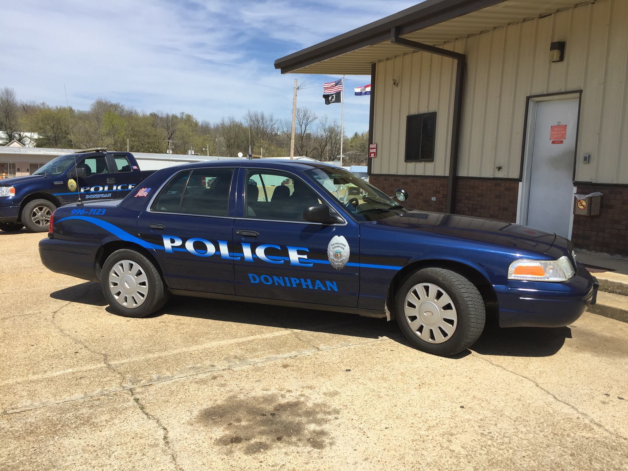 Doniphan police investigate murder, arrest suspect