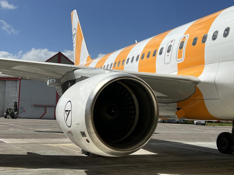 “C’eravamo tanto amati”. Condor saluta il suo ultimo Boeing 757 con un ...