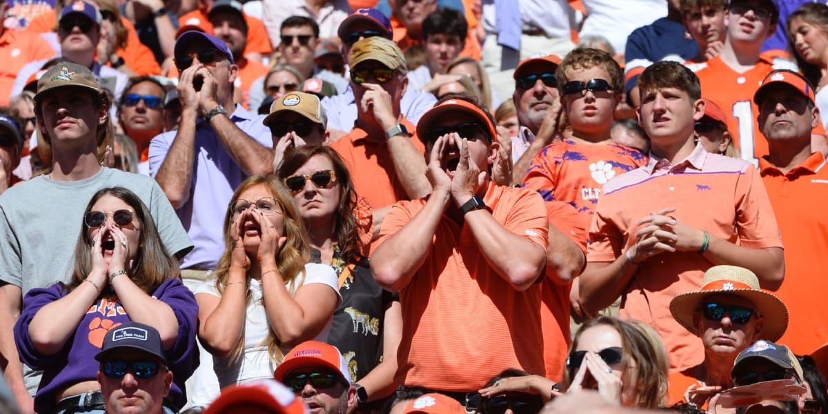 ESPN broadcast reveals Clemson fans boo Tigers defensive line ‘literaly ...