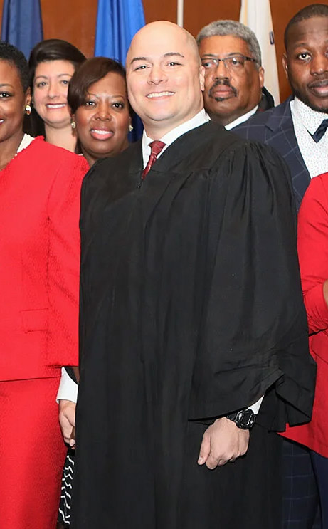 Burberry Bandit strikes again! But lefty NYC judge sets serial bank ...