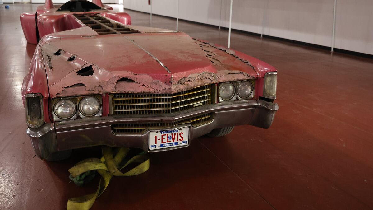 Elvis’ ‘guitar car’ — a pink Cadillac — now has Florida home