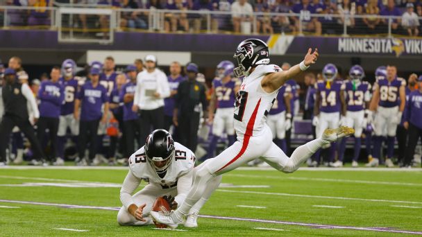 New kicker Romo acclimating to Falcons after record debut