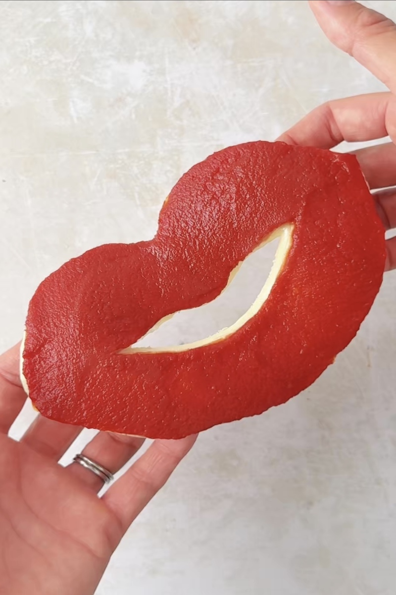 Lip shaped pizza hack, Recette amusante et facile de pizza aux tortillas