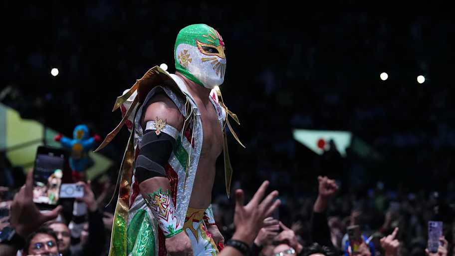Místico Defeats MJF In Title Vs. Mask Match, Wins CMLL World Championship