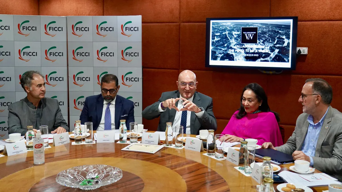Carnero se reúne en Nueva Delhi con la presidenta de FICCI para ...