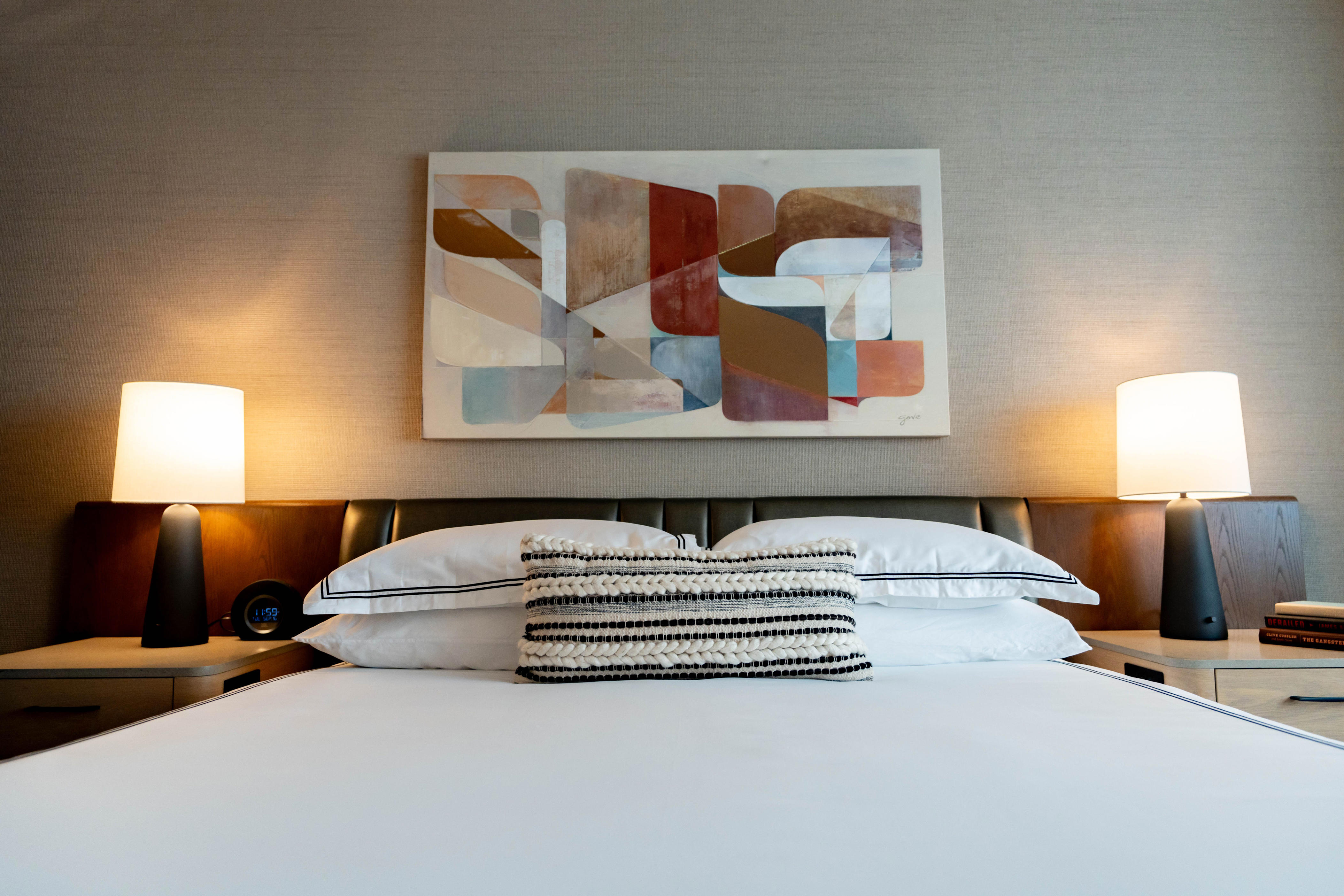 After 13 years, these downtown Phoenix hotel rooms get a desert ...