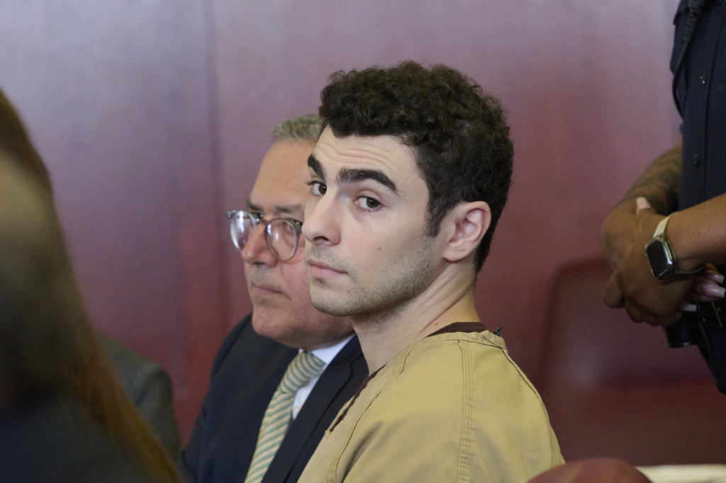 Luigi Mangione's lawyers want death penalty off the table in ...