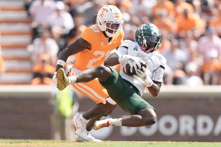 Boo Carter issues statement about Tennessee football departure, claims ...