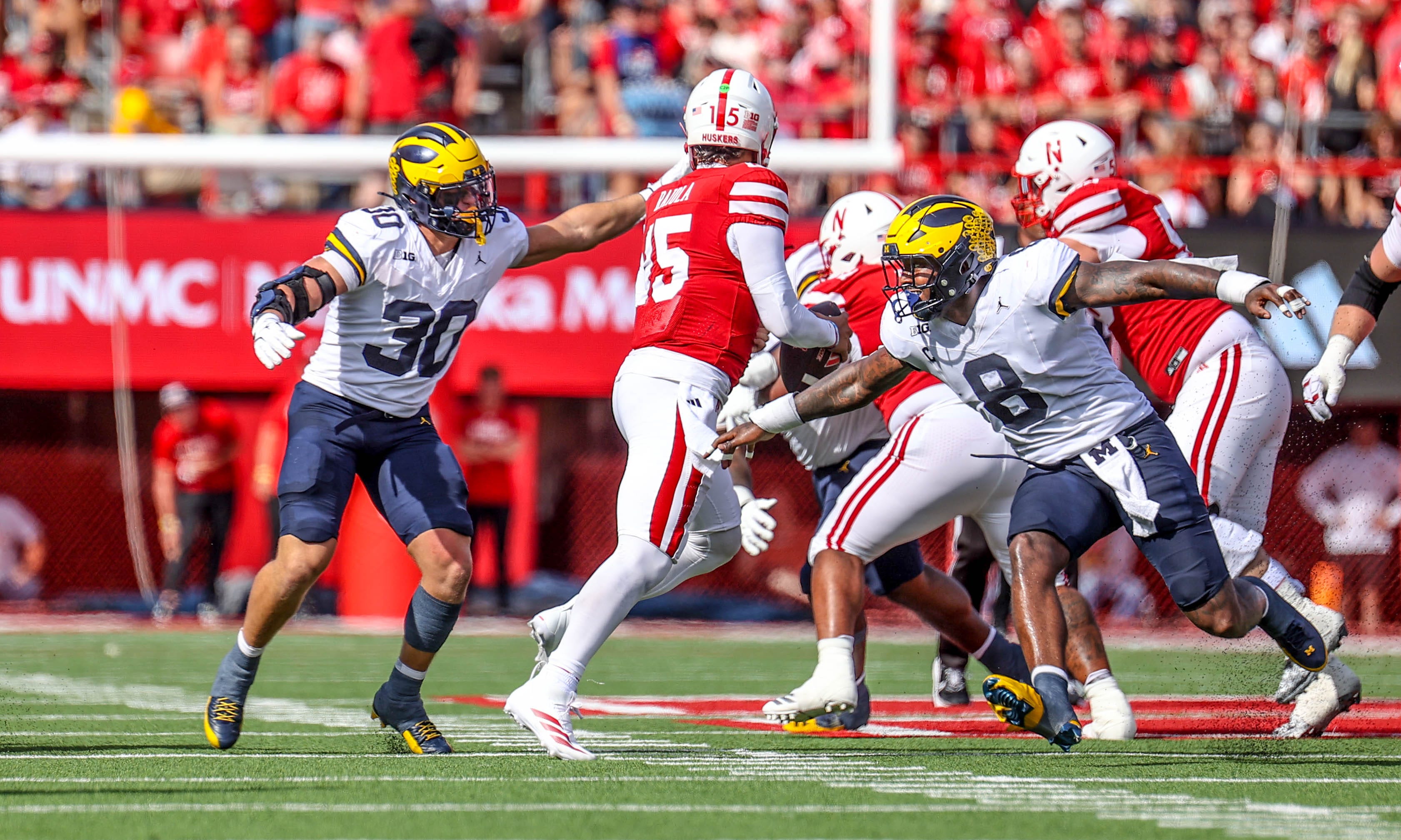 Michigan football piles up rushing yards, sacks in 30-27 win over ...