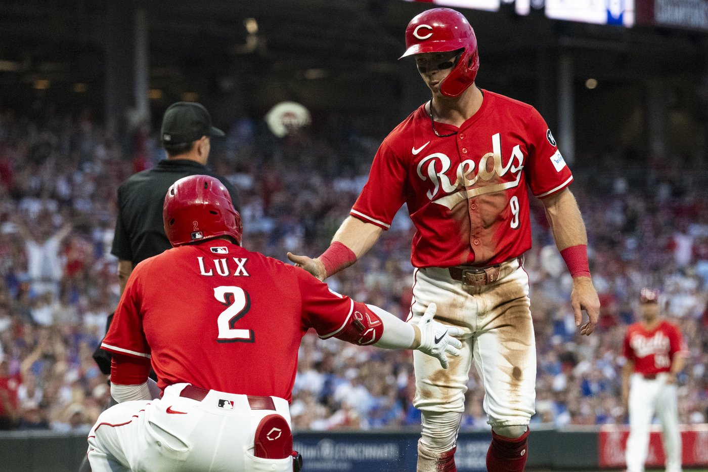 Steer's 4th homer in 4 games powers Reds past Cubs 6-3 and within 1 game of final NL wild-card spot