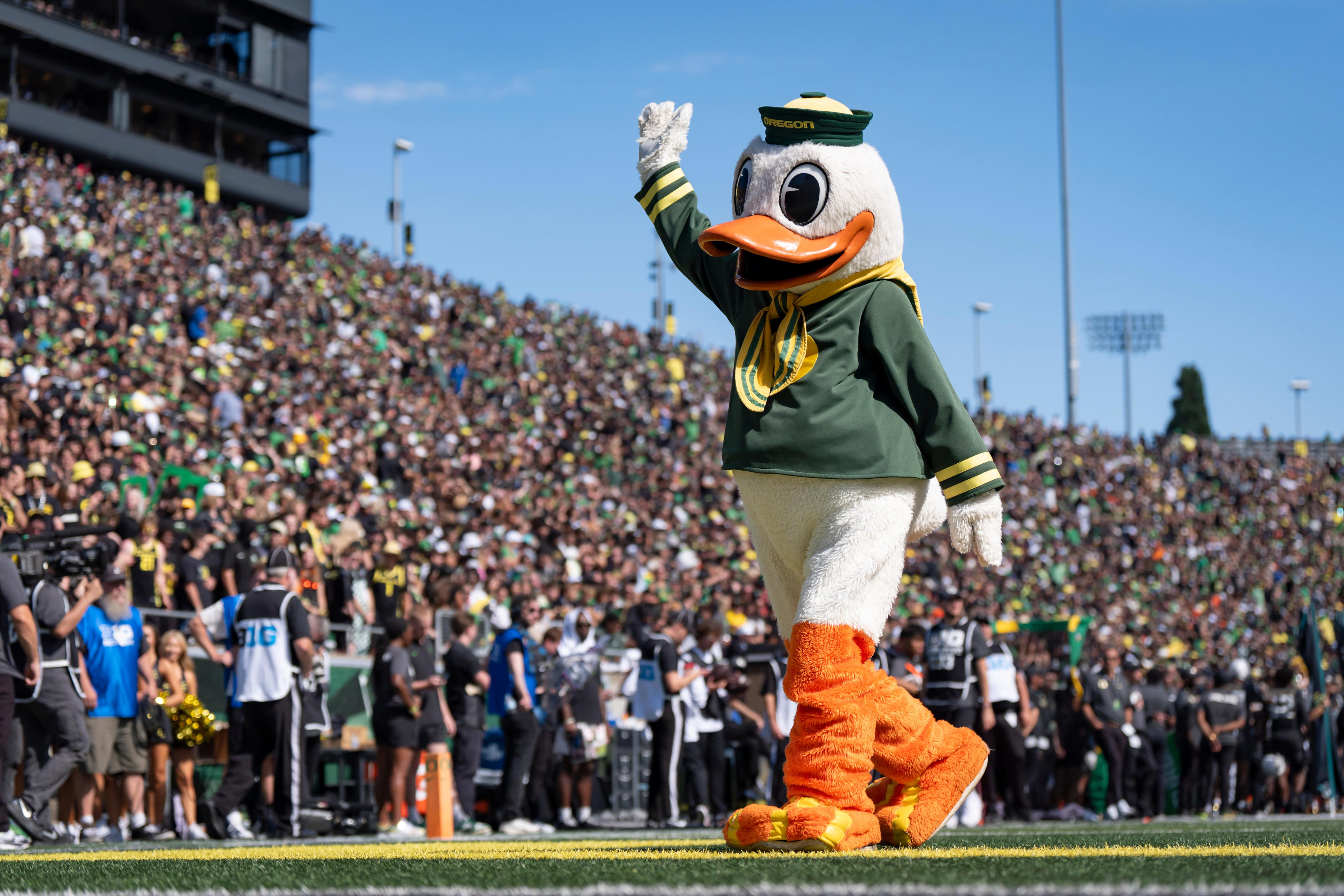 Civil War is back? Oregon, OSU schedule gridiron dates
