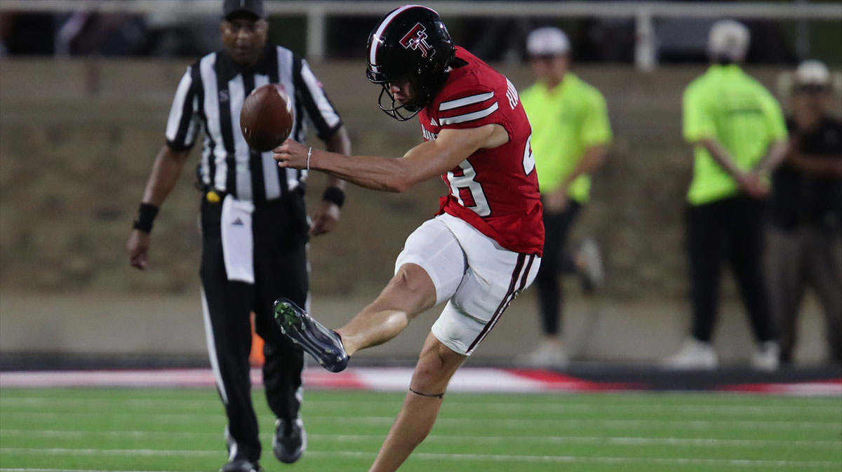 Gus Johnson roasts Joel Klatt after doubting Texas Tech kicker