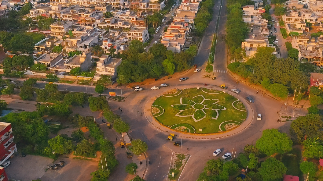 Emerging India Toward a 10 Trillion Economy 4K