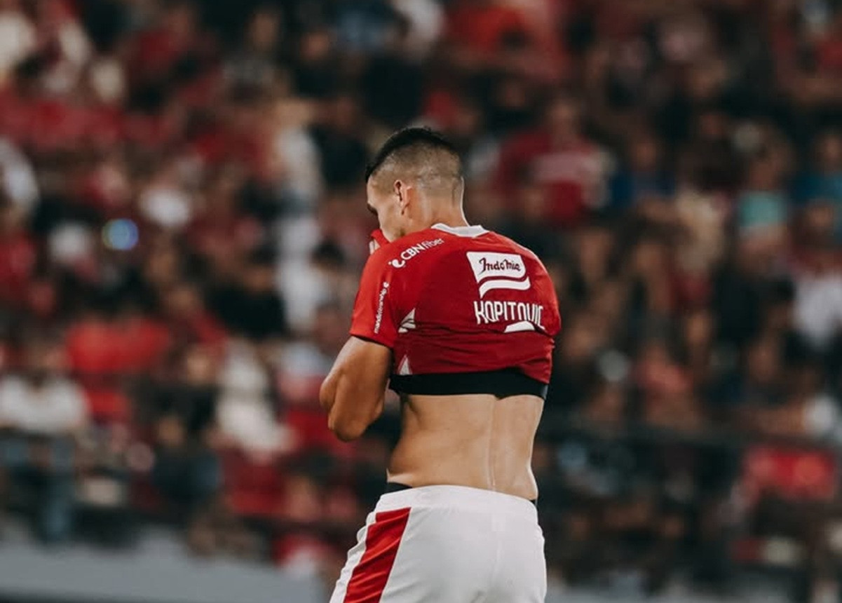 Cuci gudang Bali United berlanjut, striker asing Boris Kopitovic resmi ...