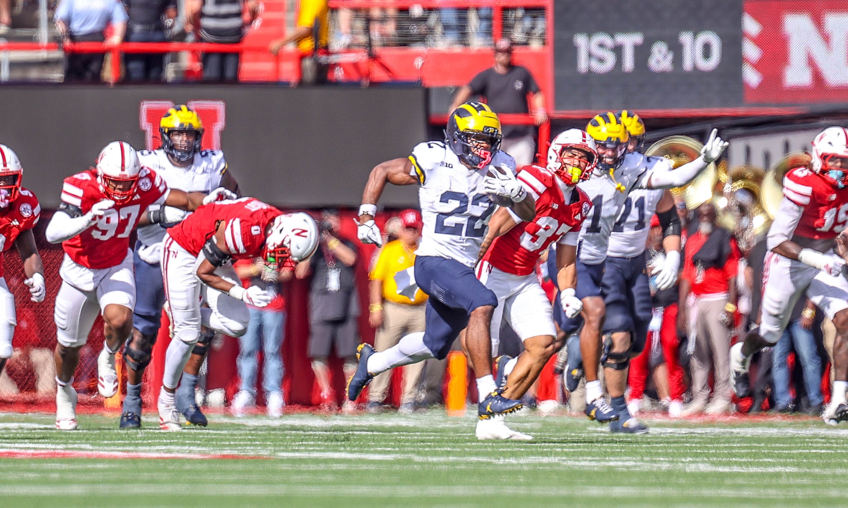 Michigan Wolverines set to face challenge vs Wisconsin’s No. 1 run defense