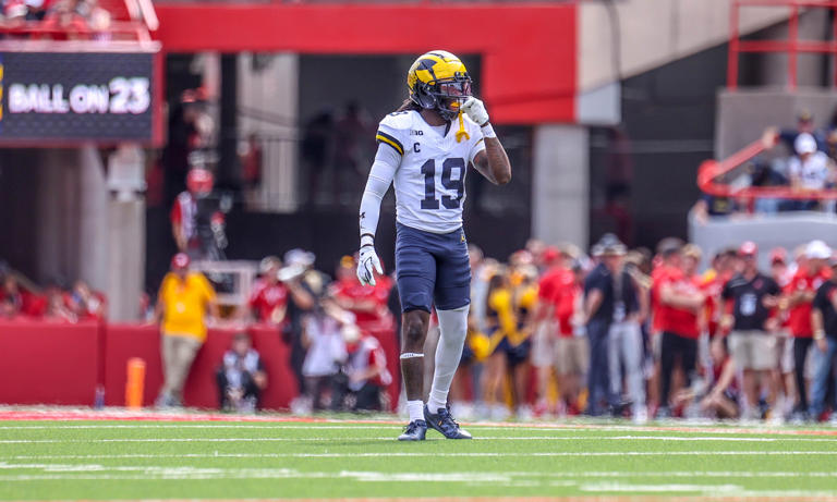 Michigan players say Rod Moore’s return gave defense leadership ...