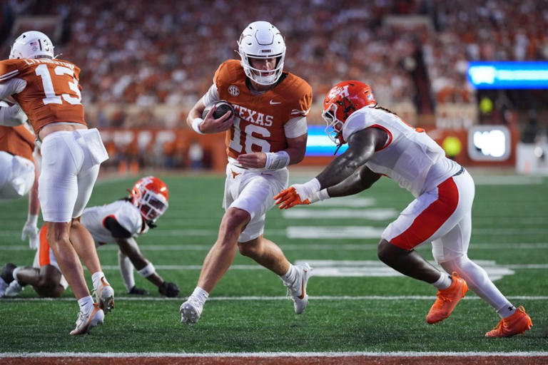 Longhorns dominate Sam Houston State 55-0 in final nonconference game