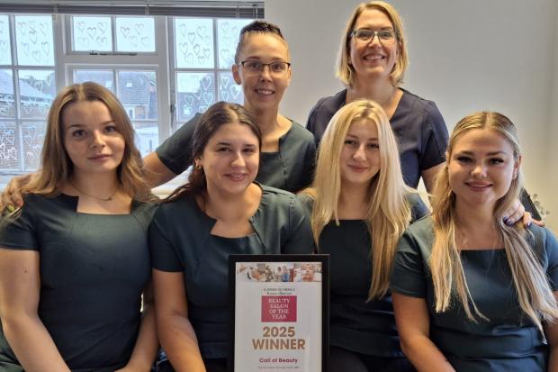 Salon that makes Christmas decorations for customers named Beauty Salon ...