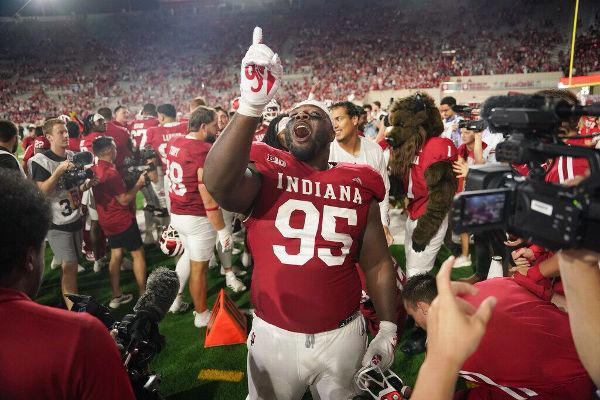 Indiana hangs 63 on No. 9 Illinois in record-setting win