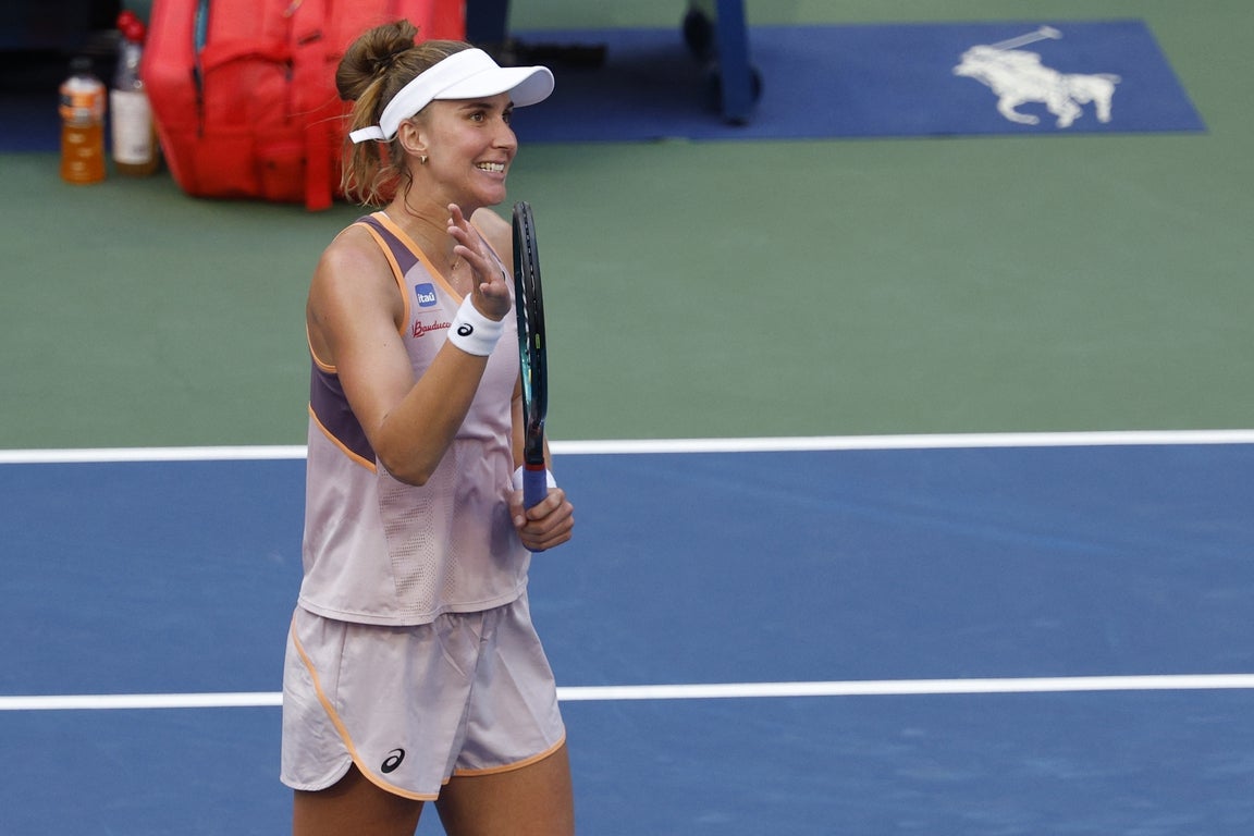 Stunning photos highlight tennis star and SI swimsuit model Caroline ...