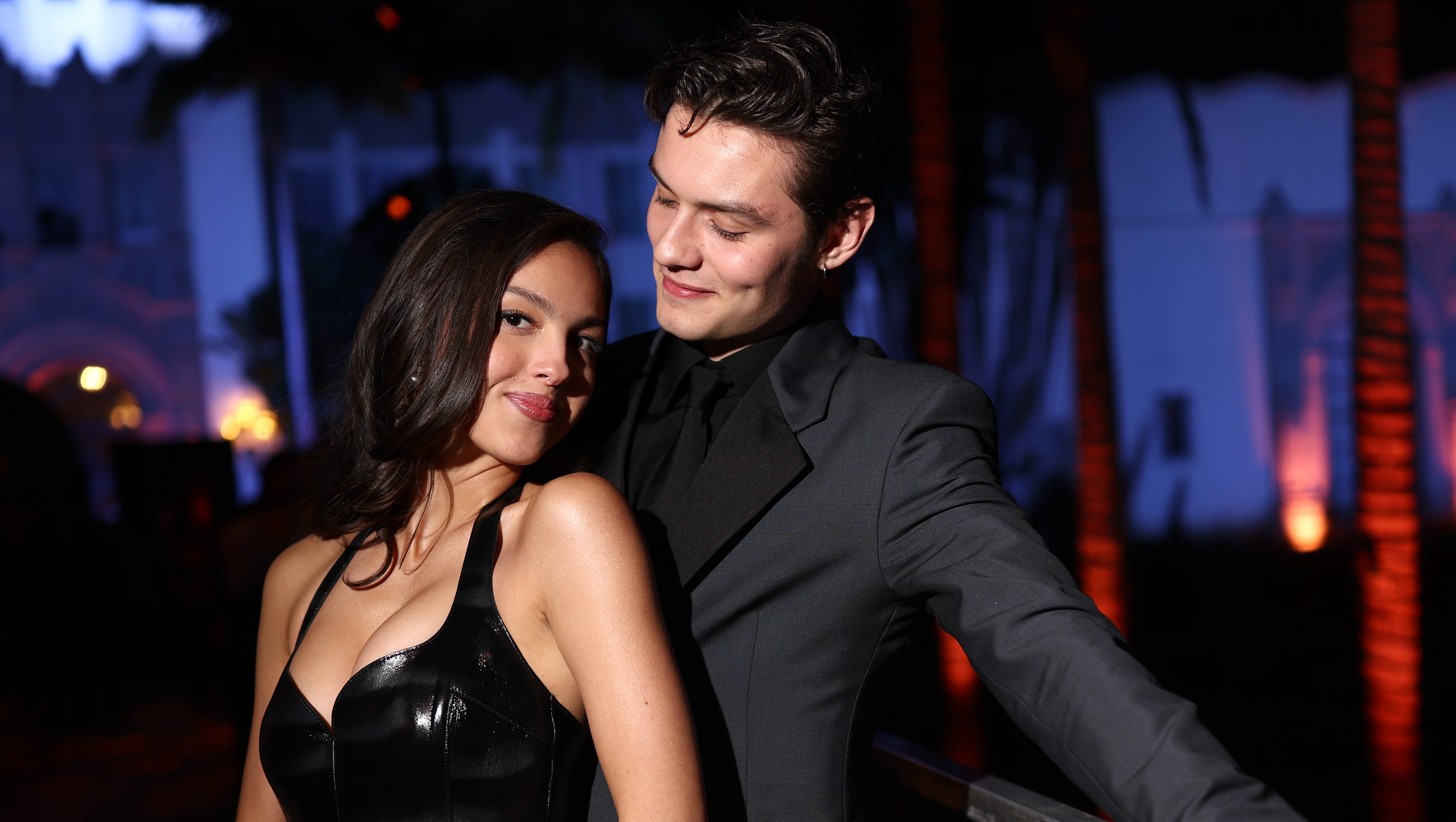 Are Olivia Rodrigo & Louis Partridge still together? Their full ...