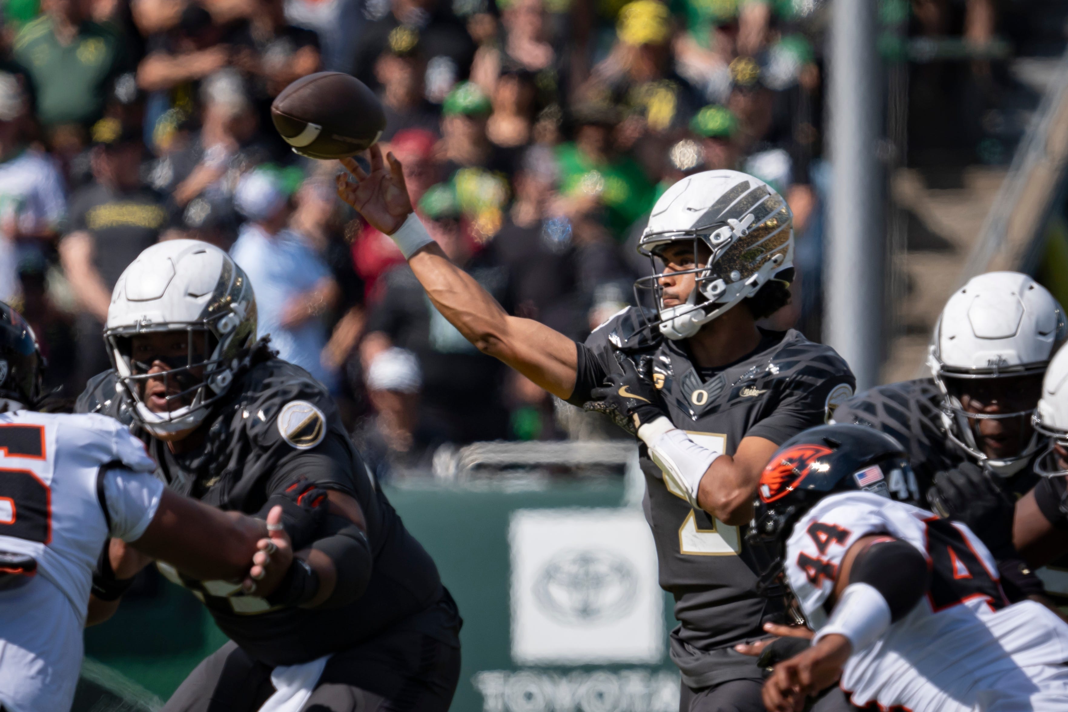 Oregon football vs. Oregon State highlights: Ducks rout Beavers