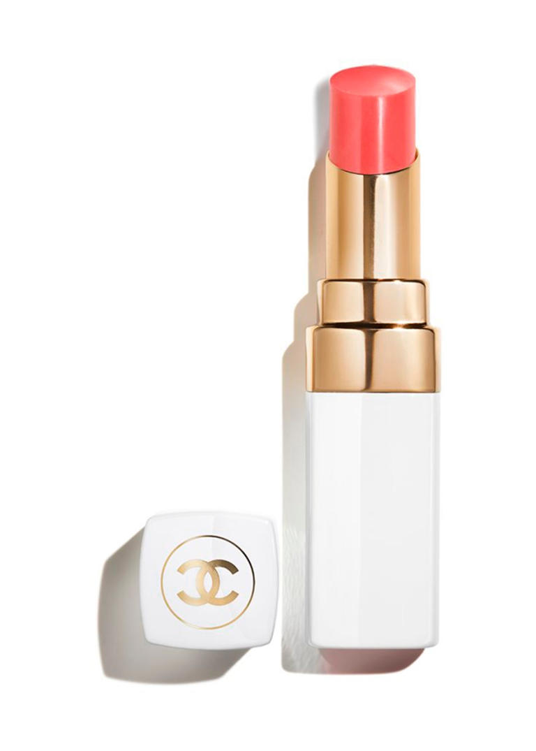 Margot Robbie's makeup artist layered two Chanel lipsticks to create ...