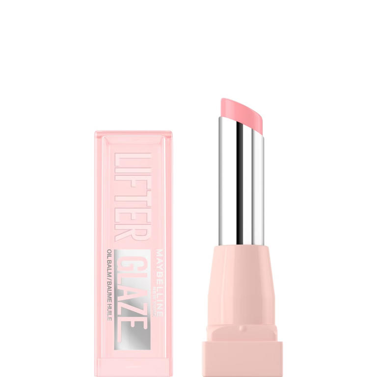 Margot Robbie's makeup artist layered two Chanel lipsticks to create ...