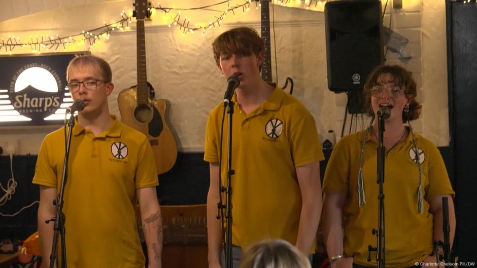 Britain: Gen Z celebrates sea shanty tradition