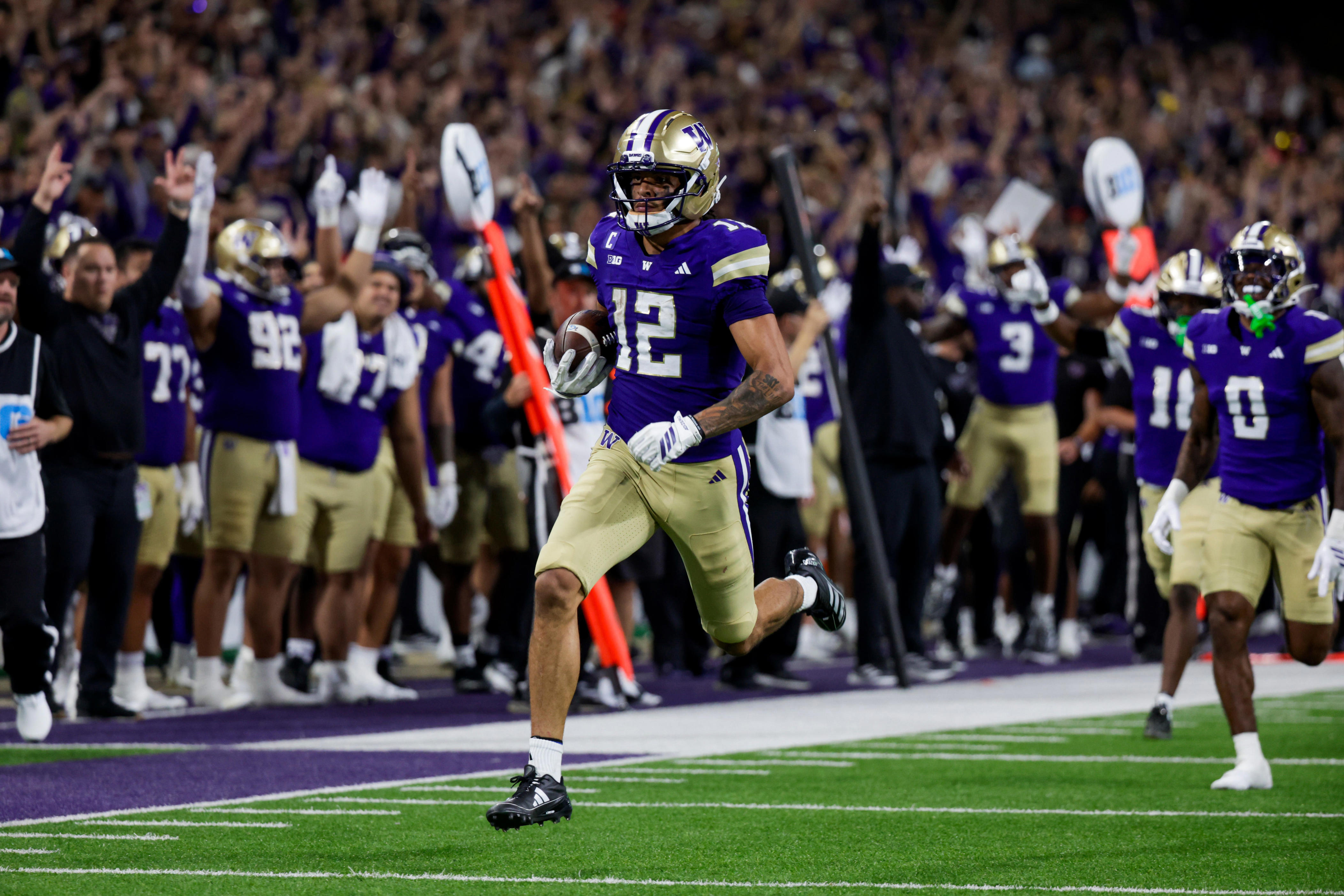 Washington football reclaims Apple Cup with dominant 59-24 win over ...