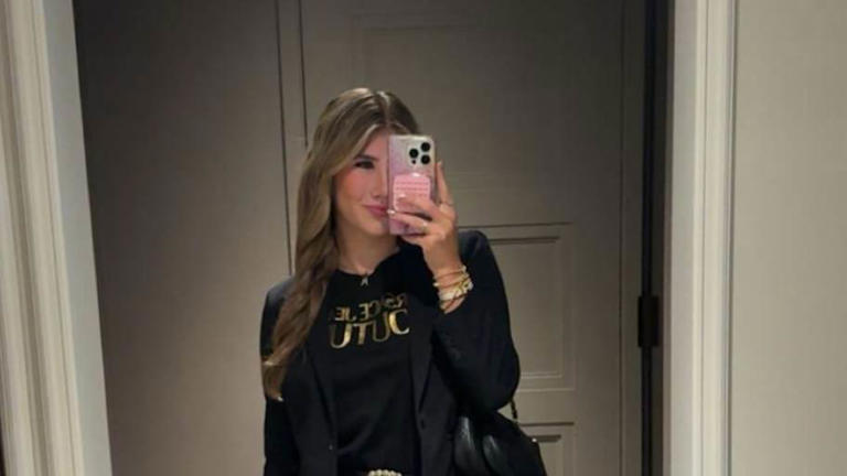 Ava Hunt skips SMU cheerleader gig slaying all-black stunner selfie in NYC