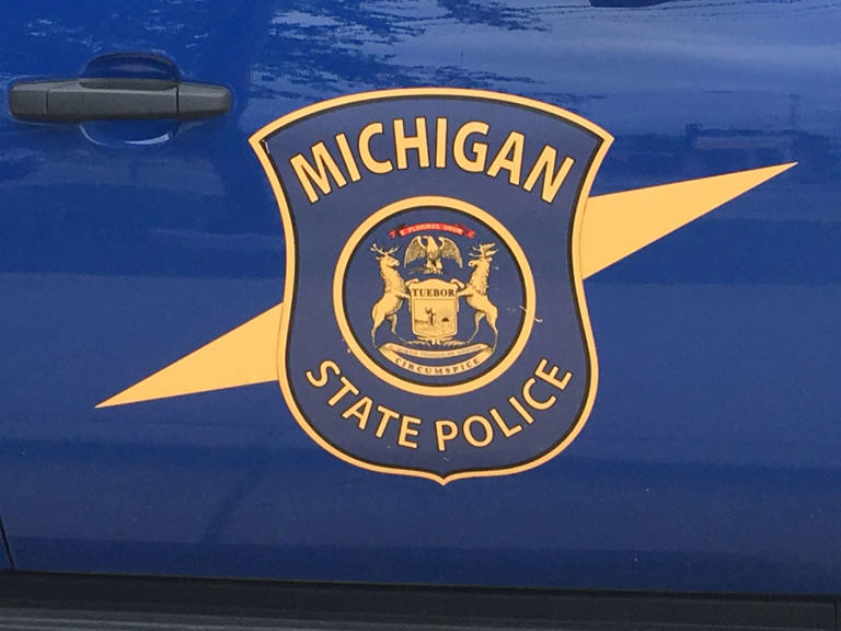 1 dead after semi-truck crosses highway median, hits oncoming traffic