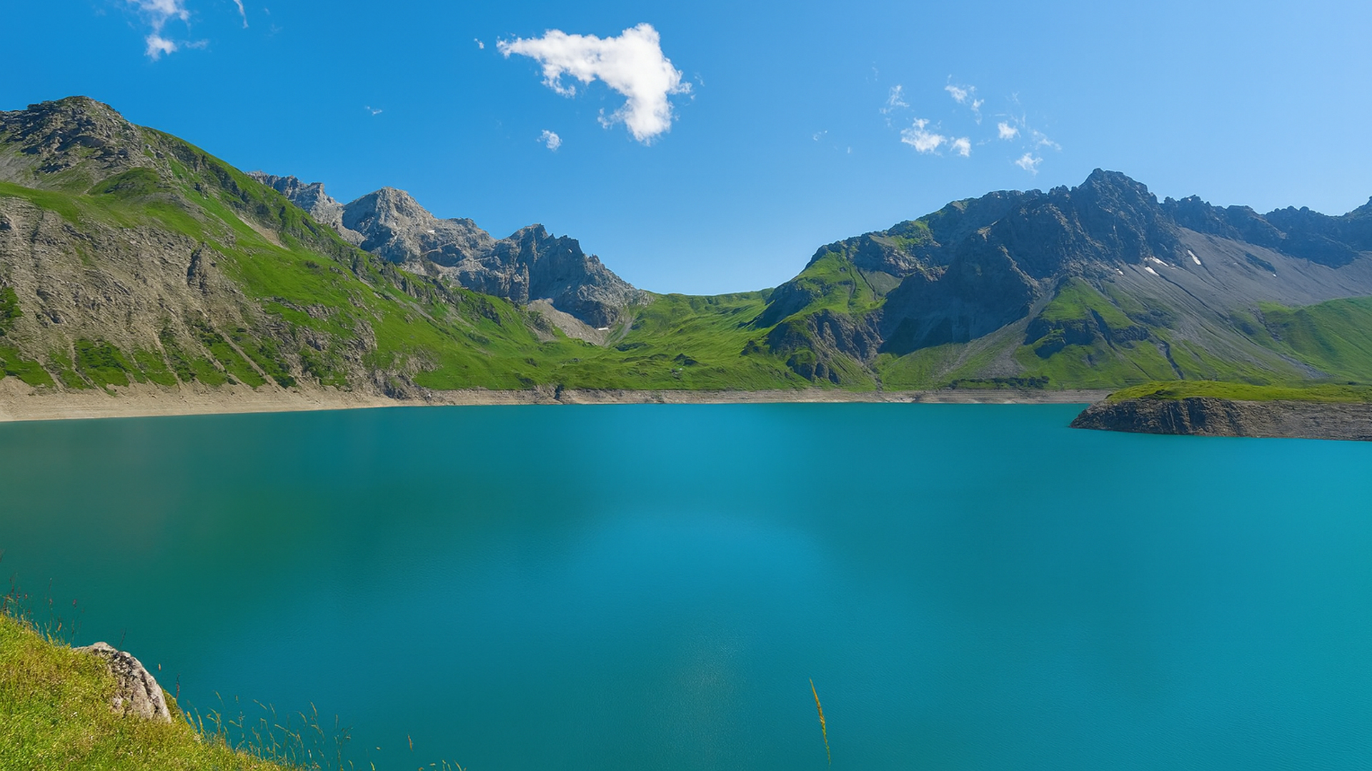 Lünersee – Türkisblauer Bergsee im Vorarlberg, Österreich (4K)