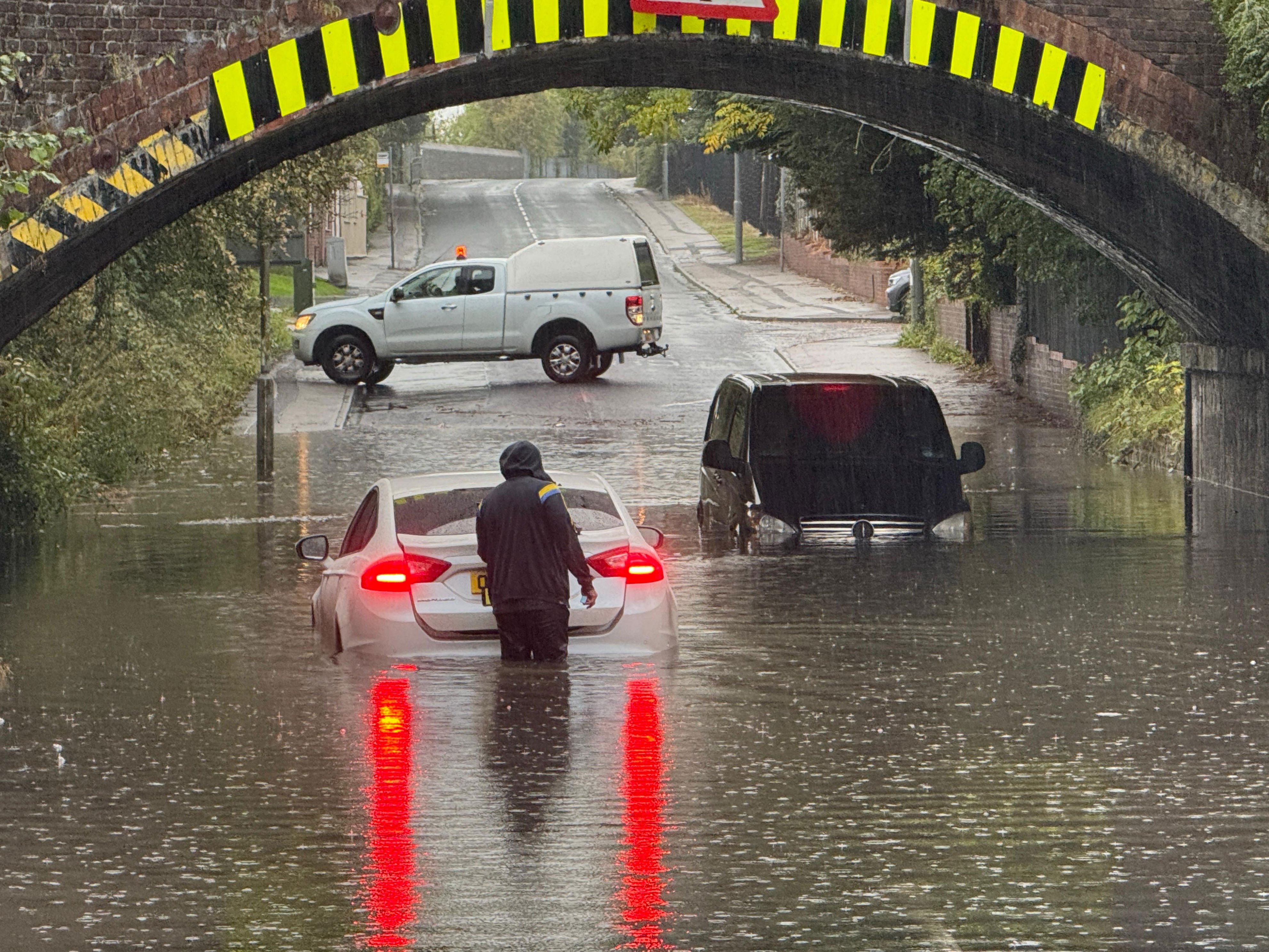 Severe flooding hits Croston Road in Lostock Hall as drivers forced to ...