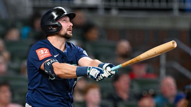 Cal Raleigh Home Run Watch: The Big Dumper hits No. 60