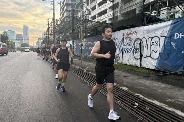 Over 100 join run from Diliman to Luneta to protest corruption