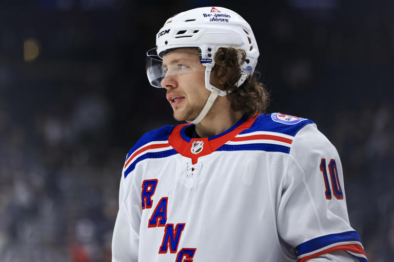 Rangers' Artemi Panarin Prevents Historic NHL Record in Loss to Wild