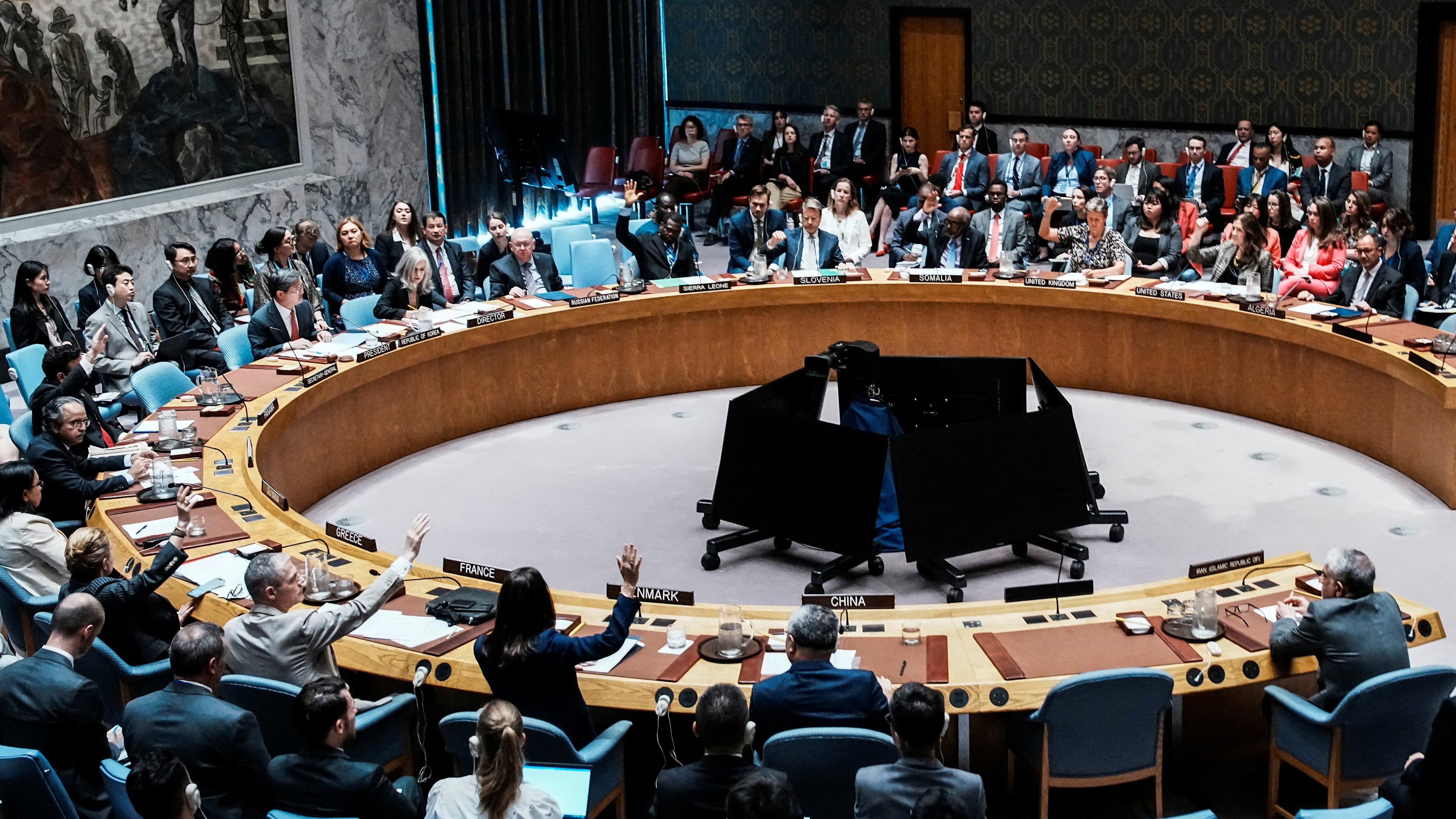 UN Security Council Rejects Resolution to Extend Iran Sanctions Lift