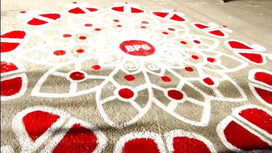 Gurugram gets bengali artwork ‘alpona’ on road as part of Durga Puja ...