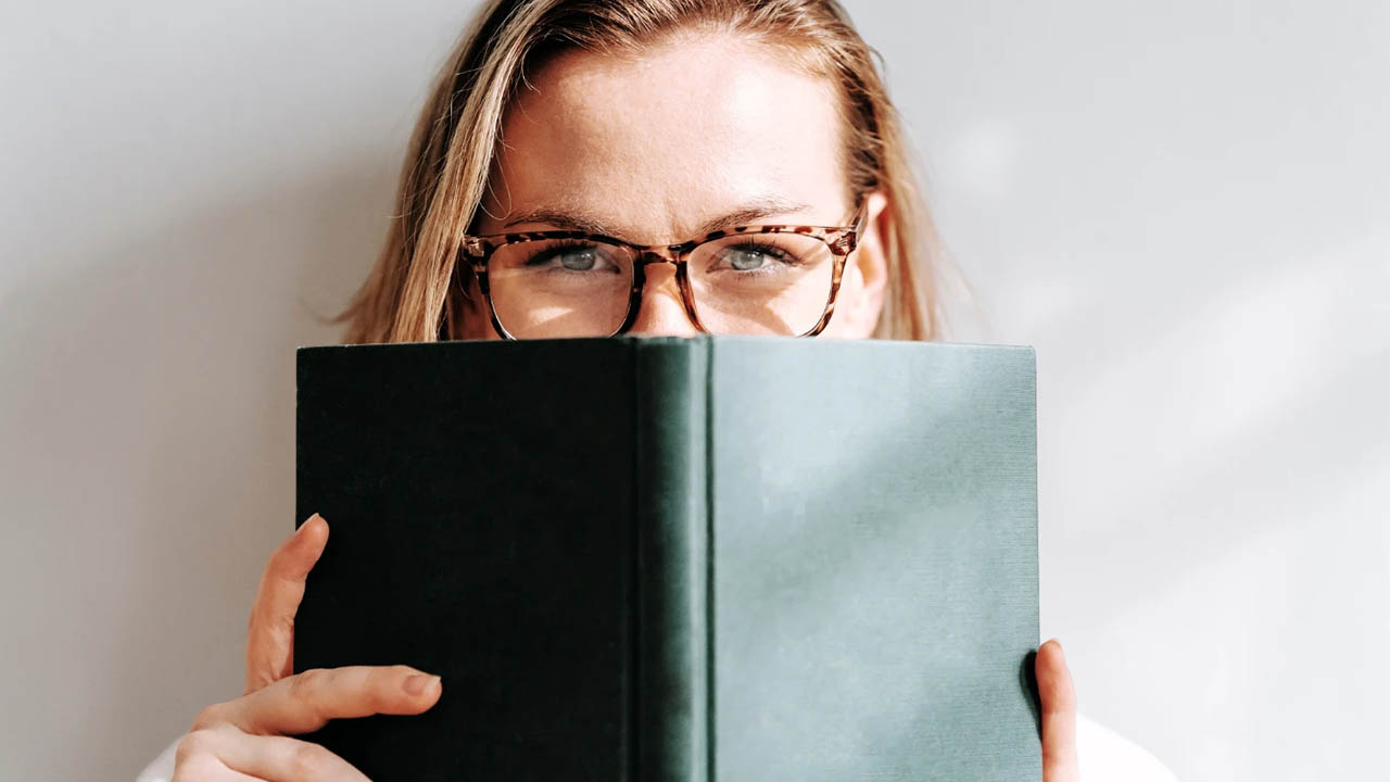 People Who Are Smarter Than Everyone Else Often Share These 9 Subtle Traits