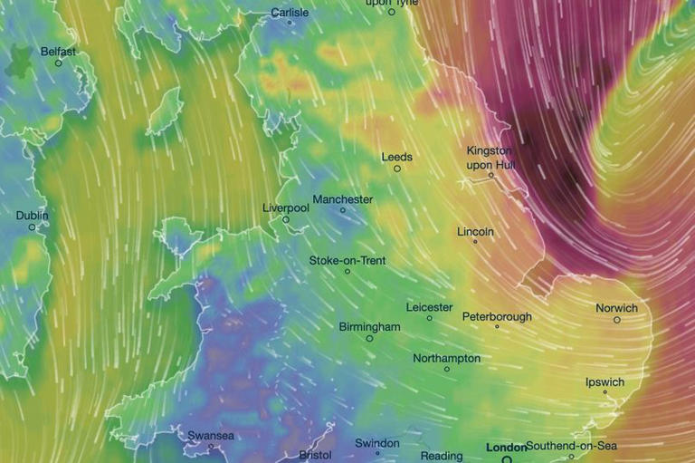 Britain forecast HUGE 99mph hurricane winds in just hours as weather ...