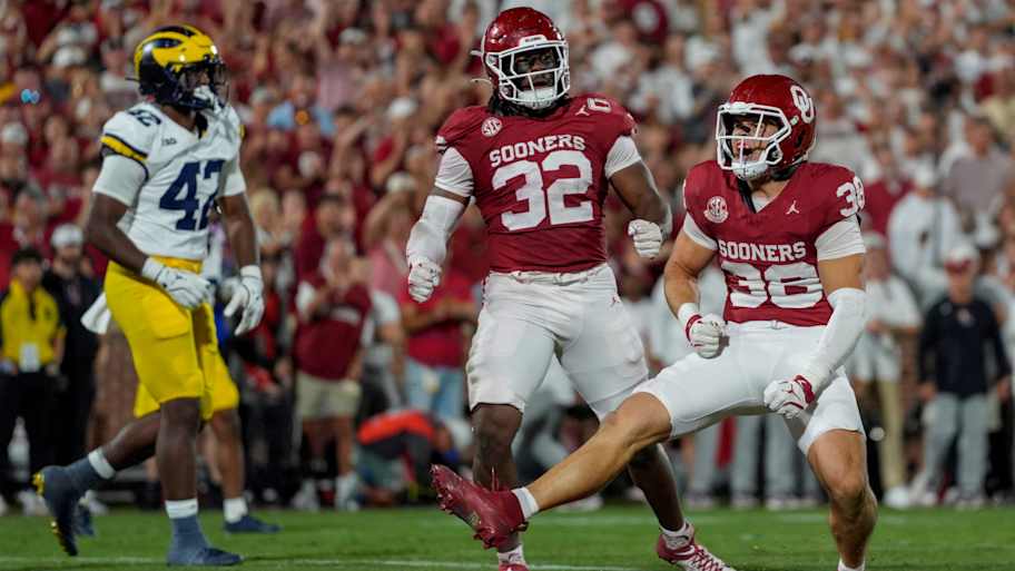 Owen Heinecke injury update: LB left game vs Auburn in second quarter