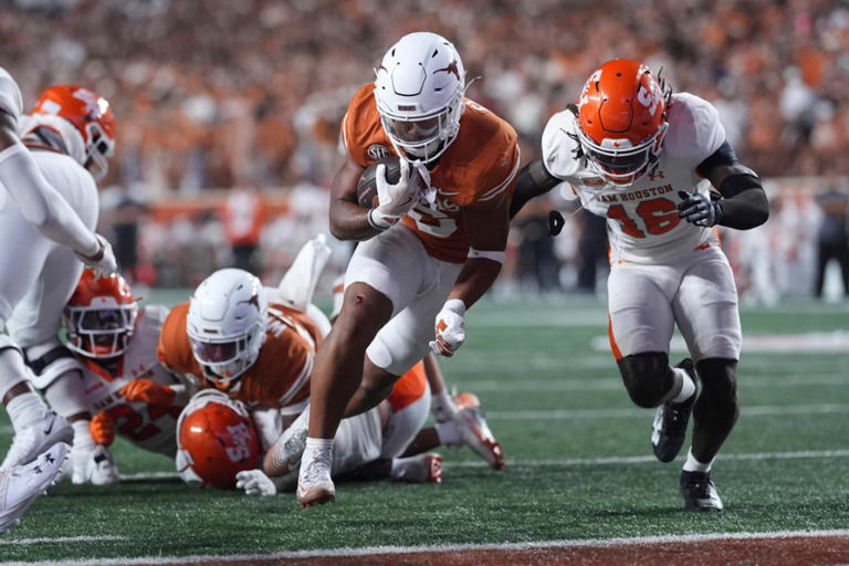 Longhorns dominate Sam Houston State 55-0 in final nonconference game