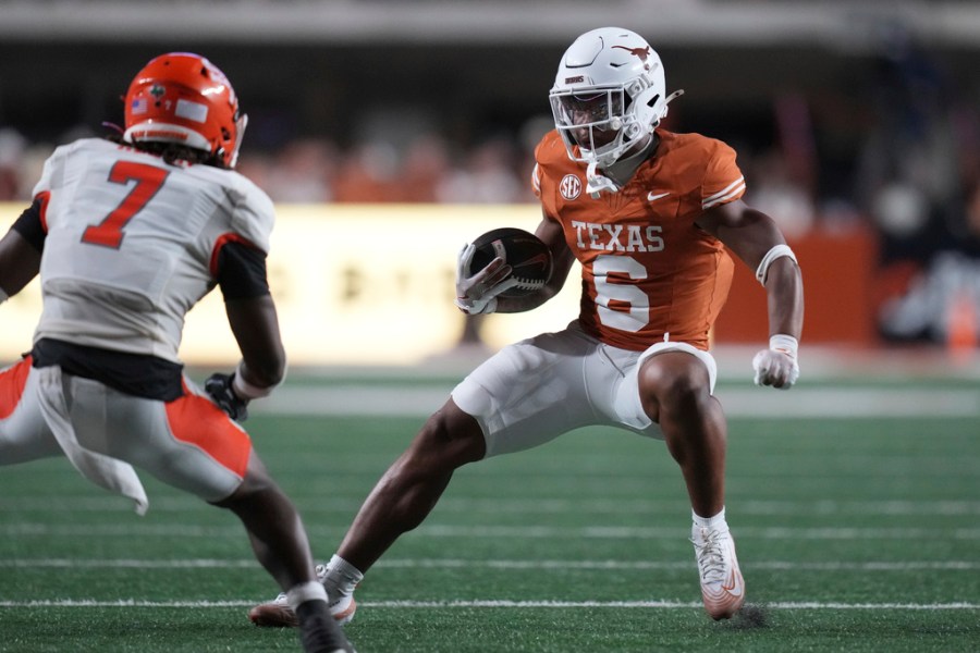Young players will get plenty of playing time for Longhorns in Citrus Bowl