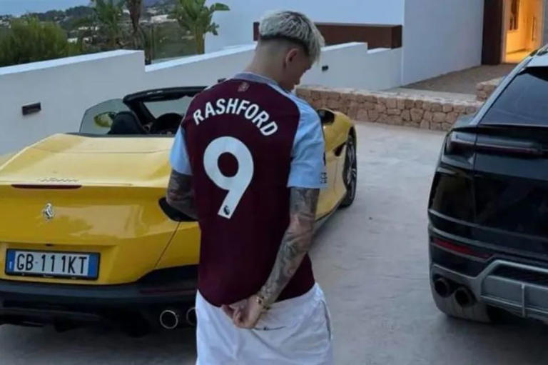 Alejandro Garnacho's five-word reply outside Old Trafford and 'pushing ...