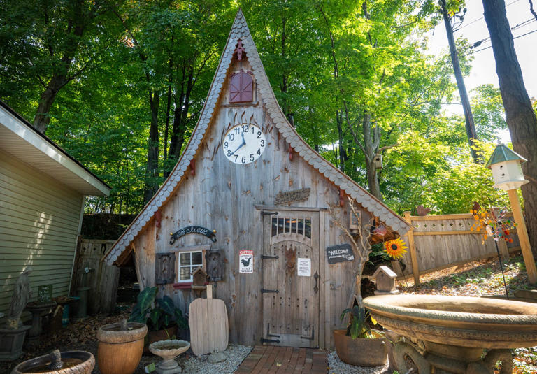 Worcester County Wonders: New England's largest cuckoo clock chimes in ...